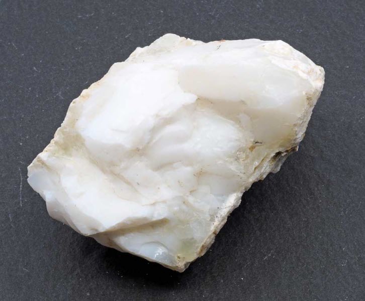 Milchopal Rohstein Nr.2