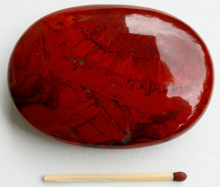 Seifenstein oval 5 x 7 cm Jaspis rot